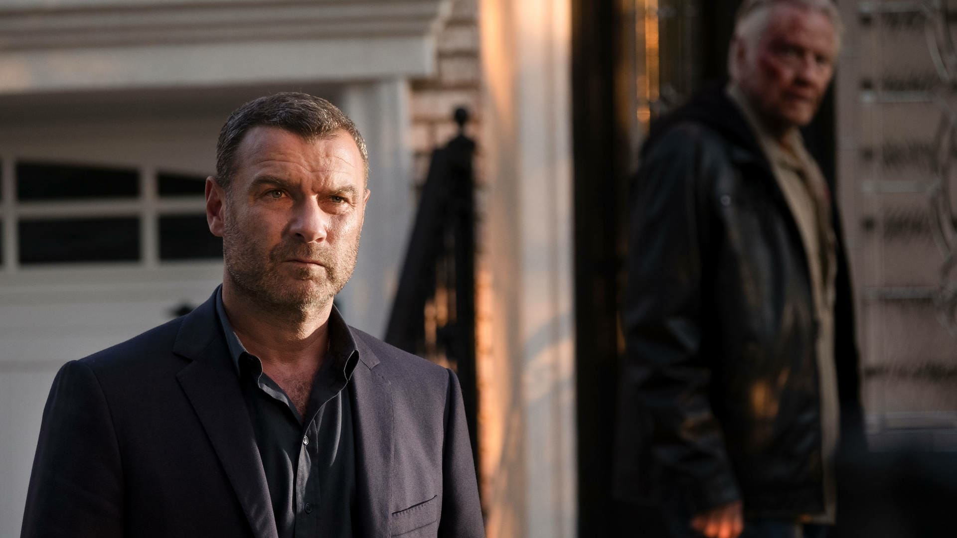 Ray Donovan : première bande-annonce musclée pour le film - CinéSérie