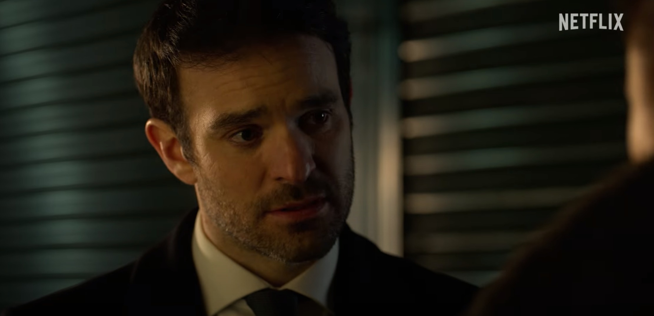 En traître : un trailer prenant pour la série d'espionnage avec Charlie Cox